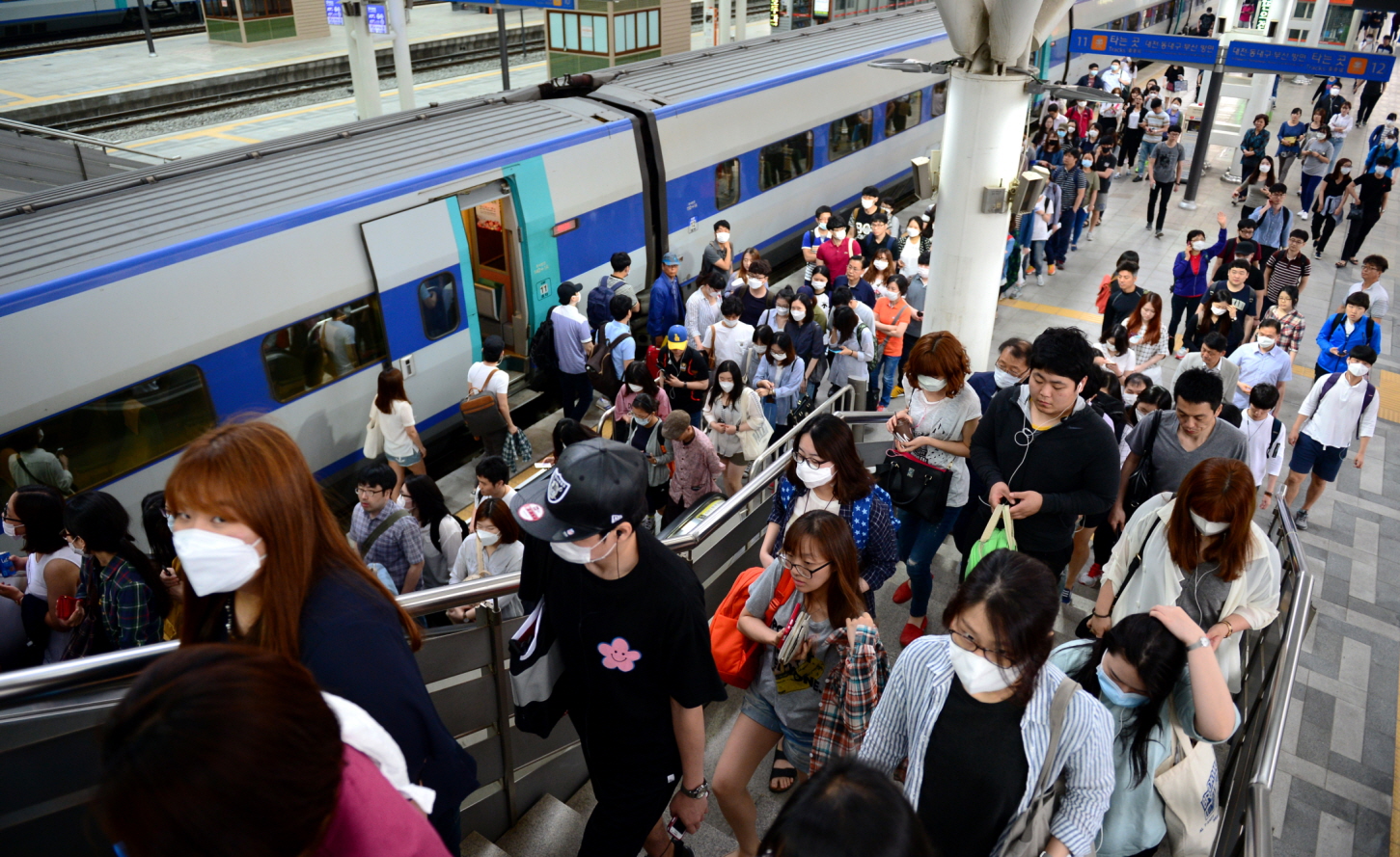 서울발 대전행 KTX 막차 운행 일시중지 | 서울특별시 미디어재단 TBS