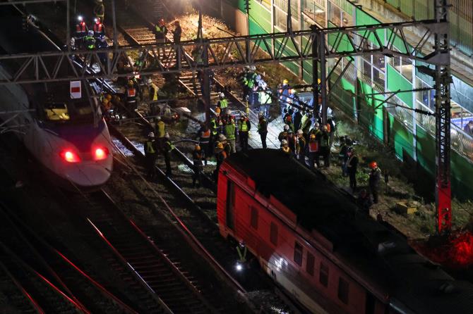 영등포·용산역서 KTX 등 무정차 통과…탈선 사고 여파 | 서울특별시 미디어재단 TBS