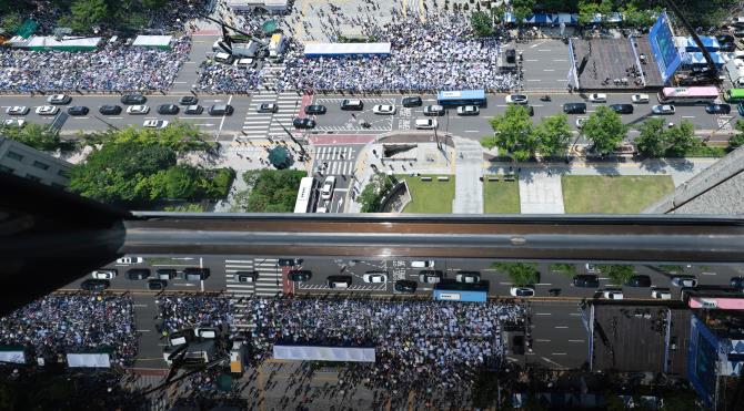 퀴어축제 서울광장 대신 을지로2가에서…곳곳에서 반대집회도 서울특별시 미디어재단 Tbs