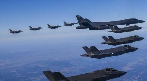 '죽음의 백조' B-1B 전략폭격기 한반도 전개…공군과 연합훈련 | 서울특별시 미디어재단 TBS
