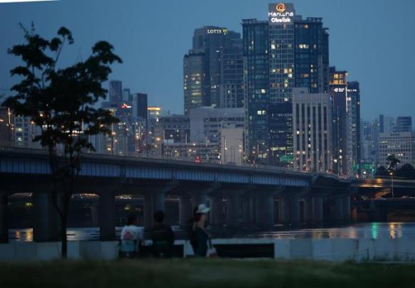 19일 전력 최대수요 95.6GW...국내 기록 또 경신 | 서울특별시 미디어재단 TBS